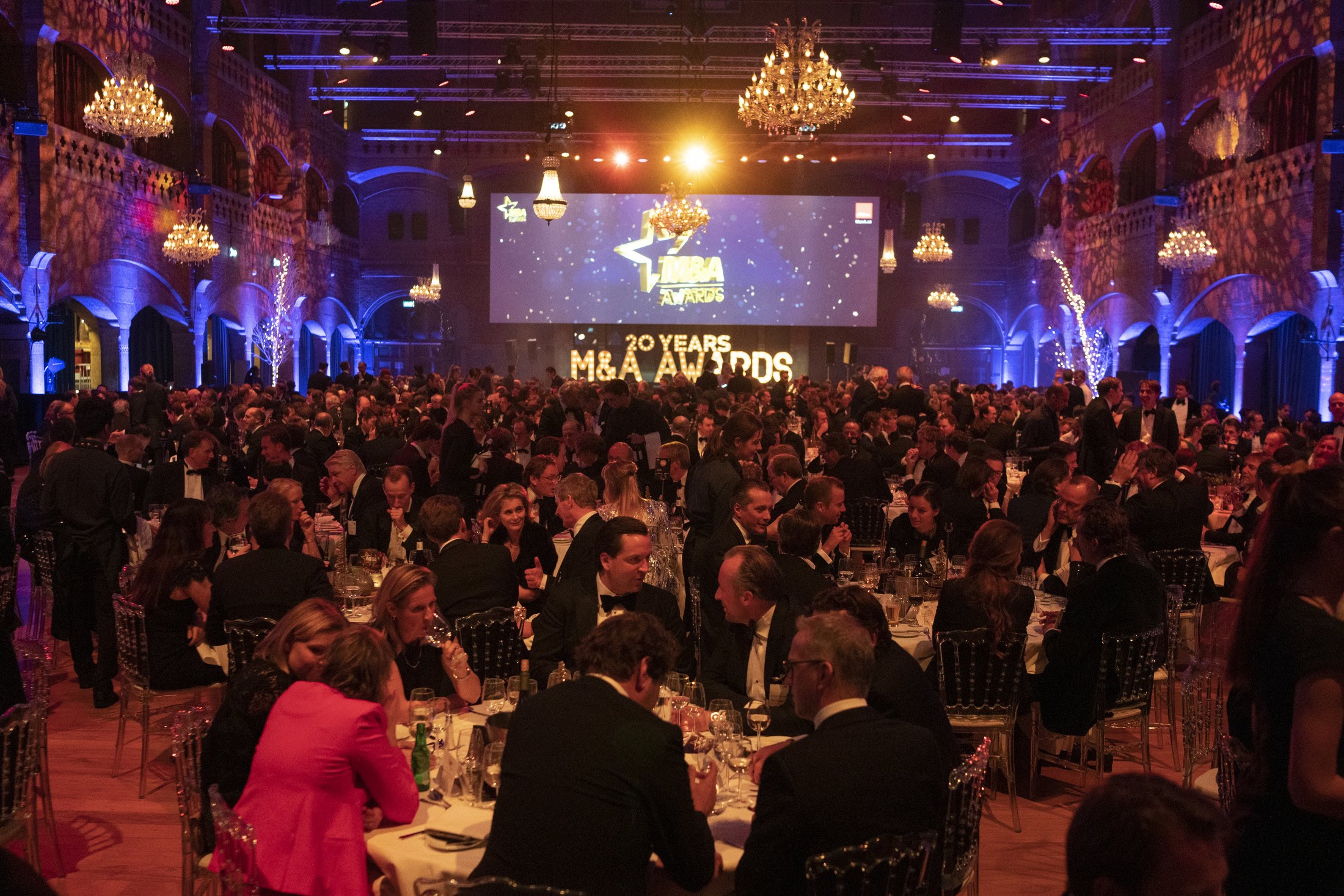 Bezoek de M&A Awards