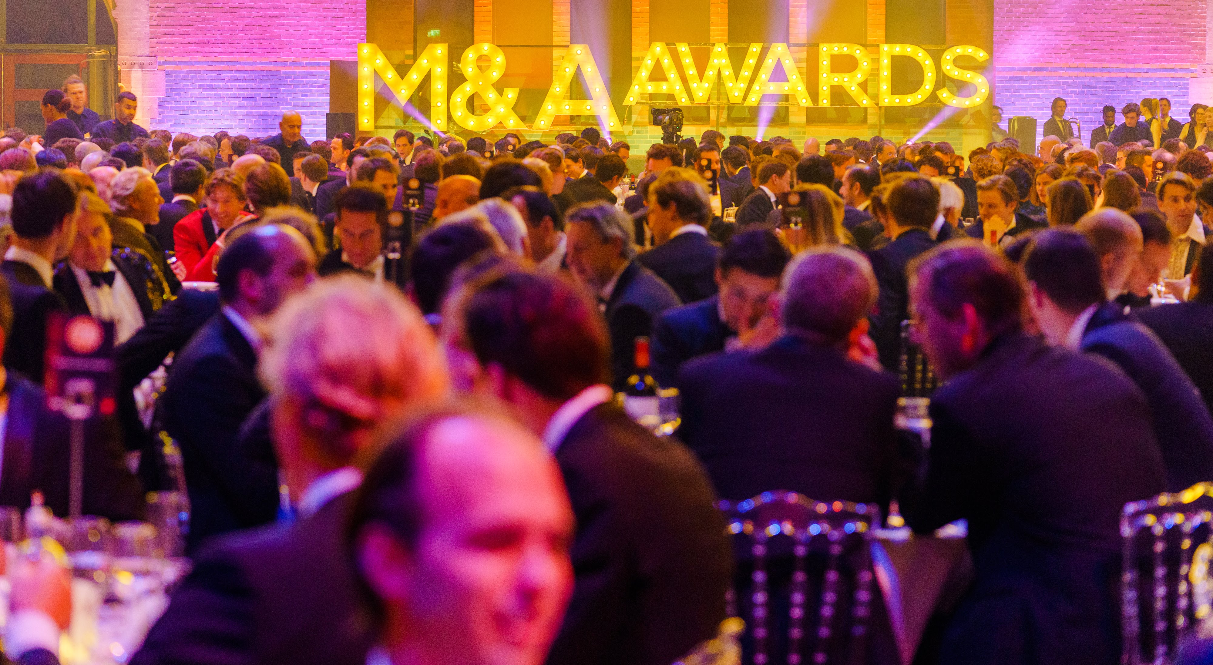 Bezoek de M&A Awards